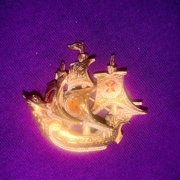Jewelry | Vintage Damascene Spanish Galleon Ship Pin Brooch Gold Tone ...
